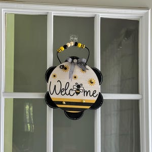 Wood Flower Bee Welcome Sign: Farmhouse Door Hanger - Etsy