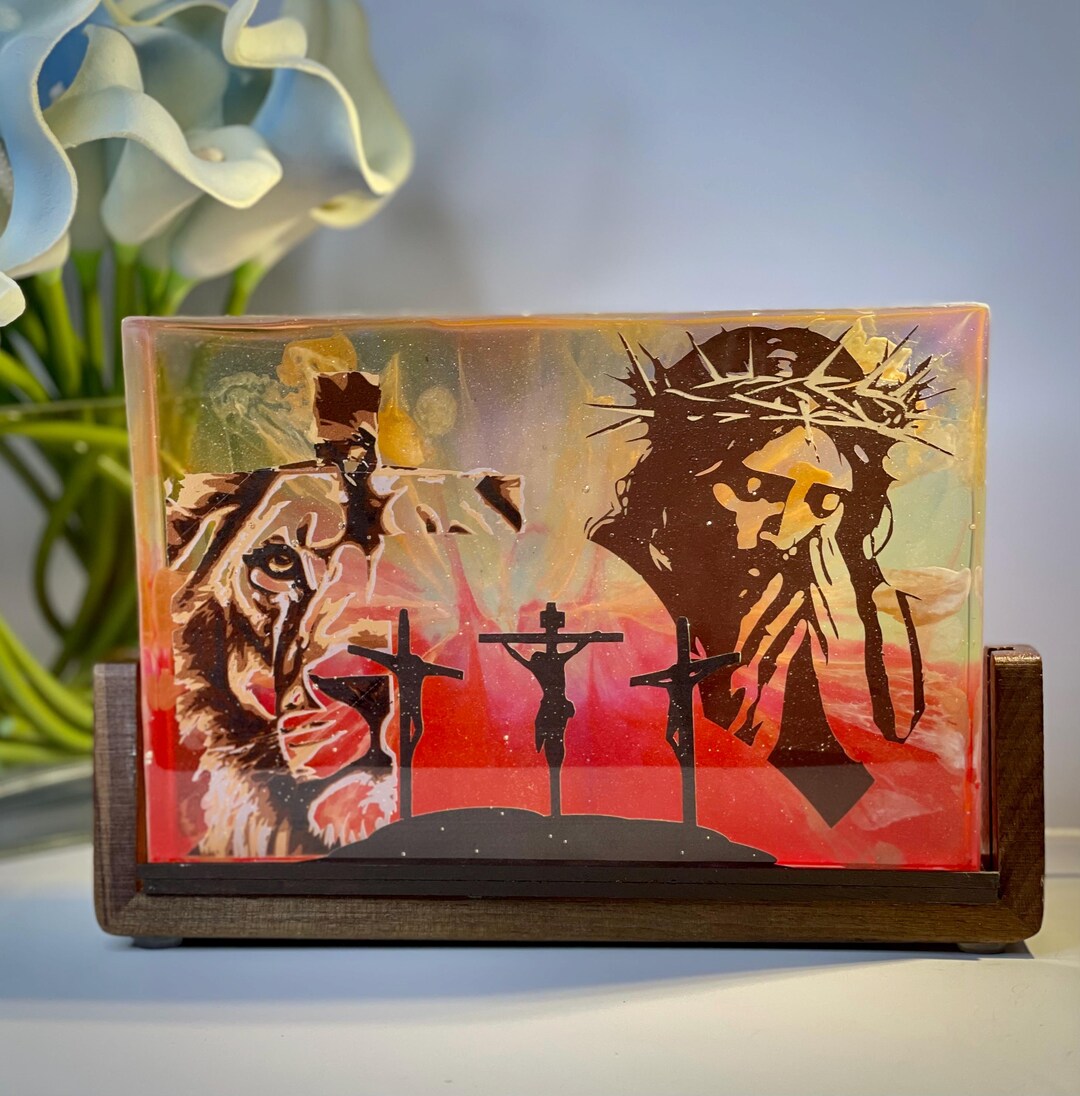 Resin Scene Display of Christ With Crown of Thorns, Lion, and ...