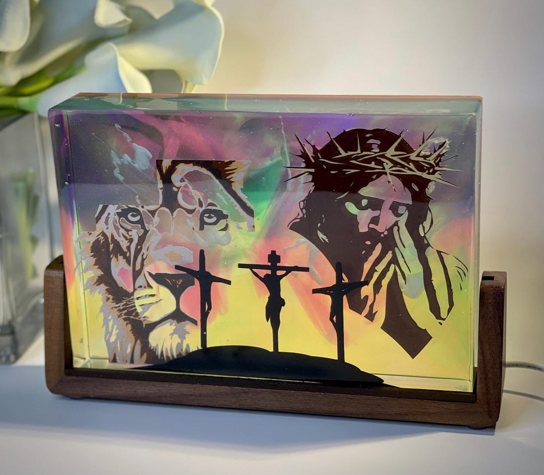 Resin Scene Display of Christ With Crown of Thorns, Lion, and ...