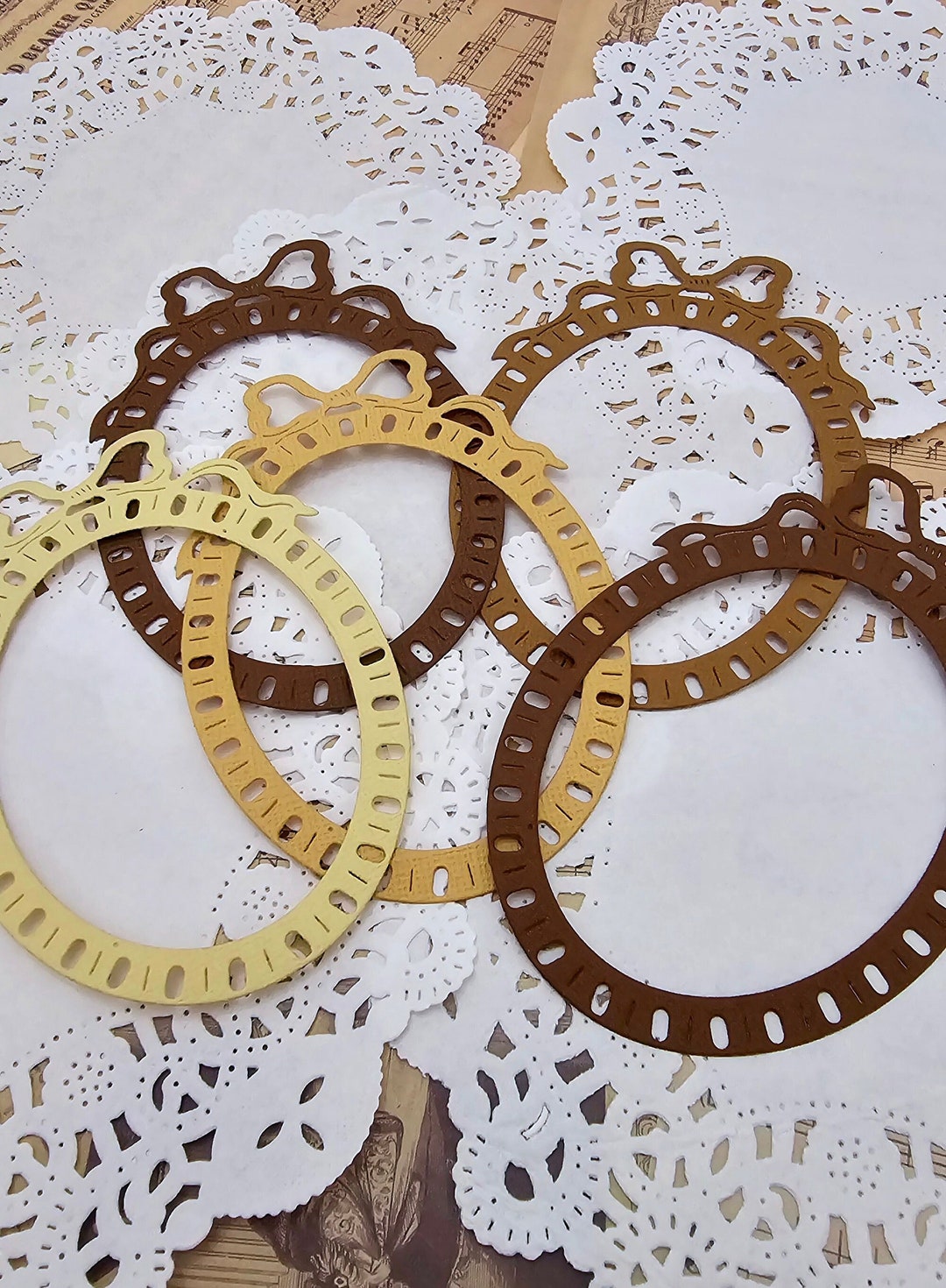 Die Cuts Set of 5 Oval Bow Frame Carton Paper Plus Embossing Oval 216g ...