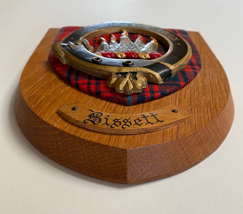 Vintage Scottish Crest Wood Plaque stand Fast Coat of Arms Inverness ...