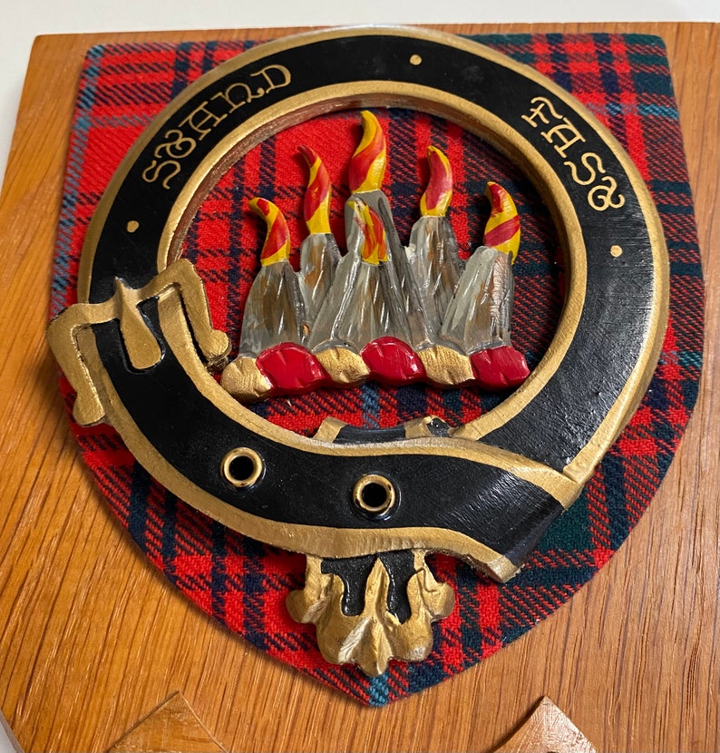 Vintage Scottish Crest Wood Plaque stand Fast Coat of Arms Inverness ...