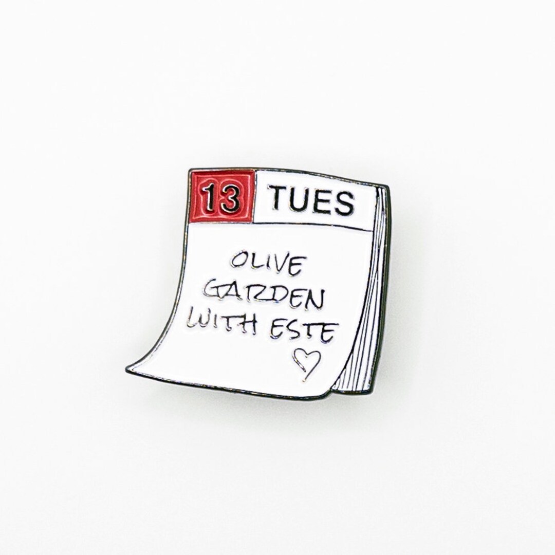 Taylor Swift Olive Garden With Este Pin No Body No Crime Evermore ...