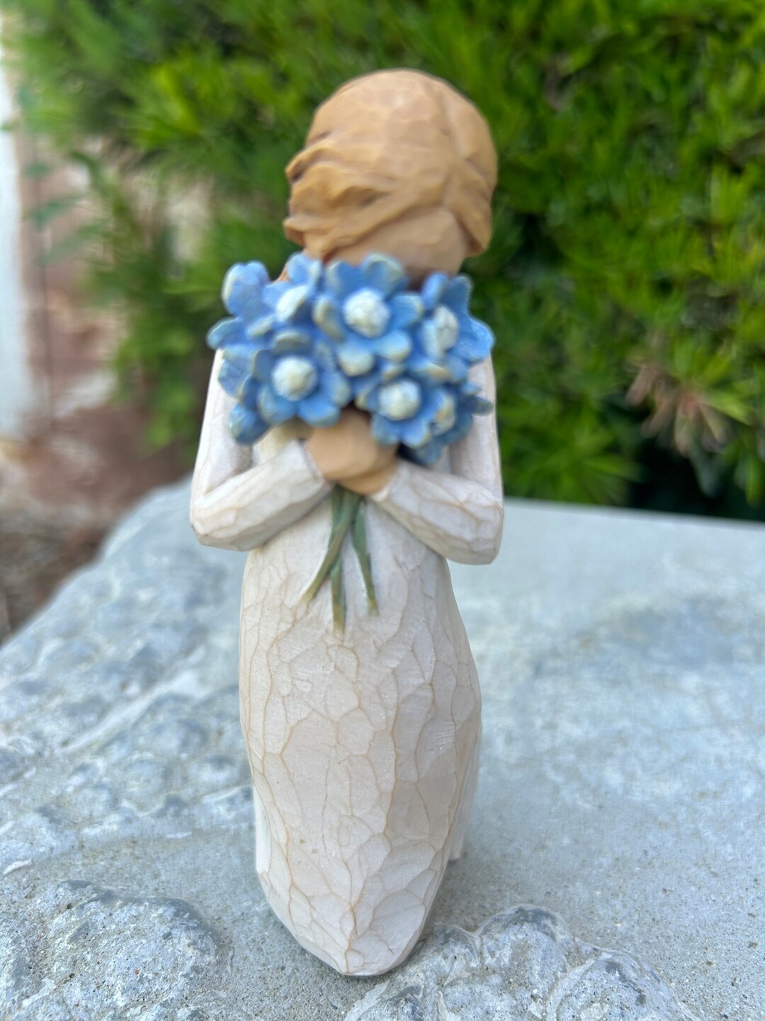 2011 Willow Tree Forget Me Not Figurine Girl Holding Violet Purple ...
