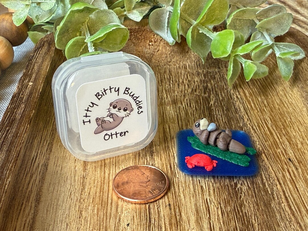 Itty Bitty Buddies Miniature Otter Playset – Tiny Desk Pet, Pocket Pet ...