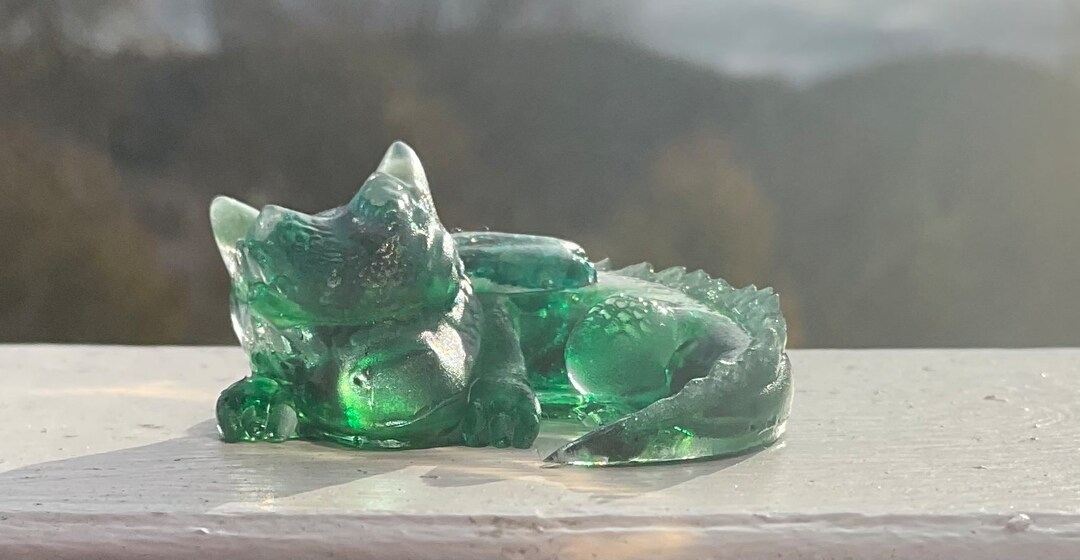 Green Epoxy Resin Dragon Figurine With Dyed Snake Skin Wings and Green ...