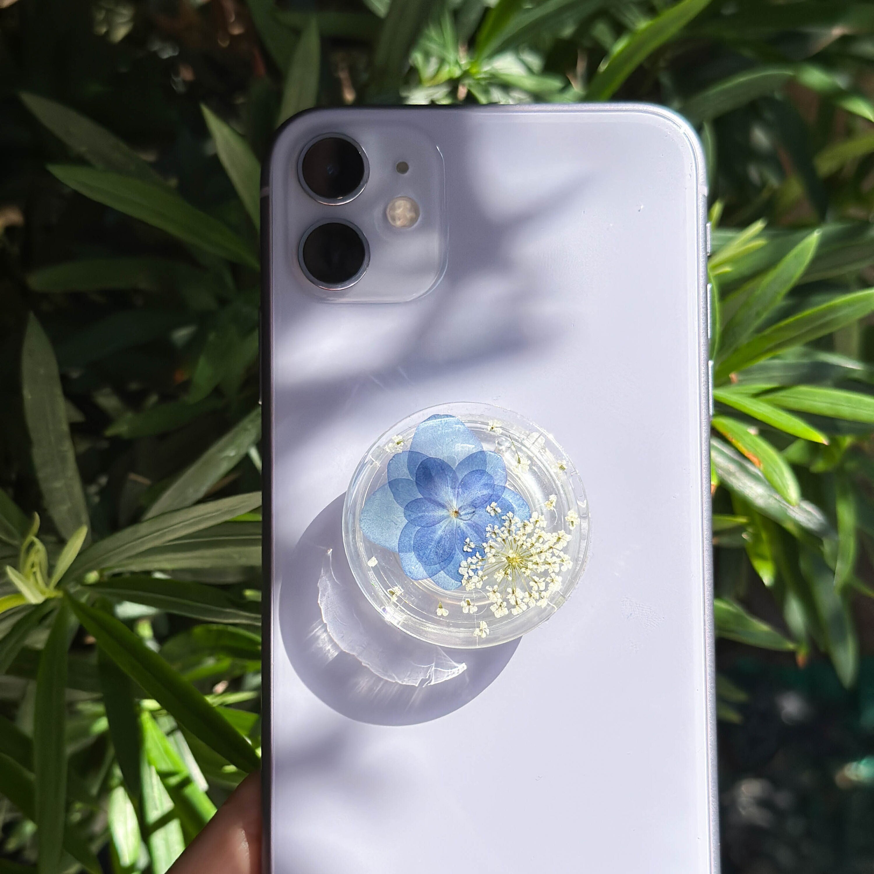 Handmade Hydrangea Macrophylla Phone Grip Holder, Dried Flower Phone ...