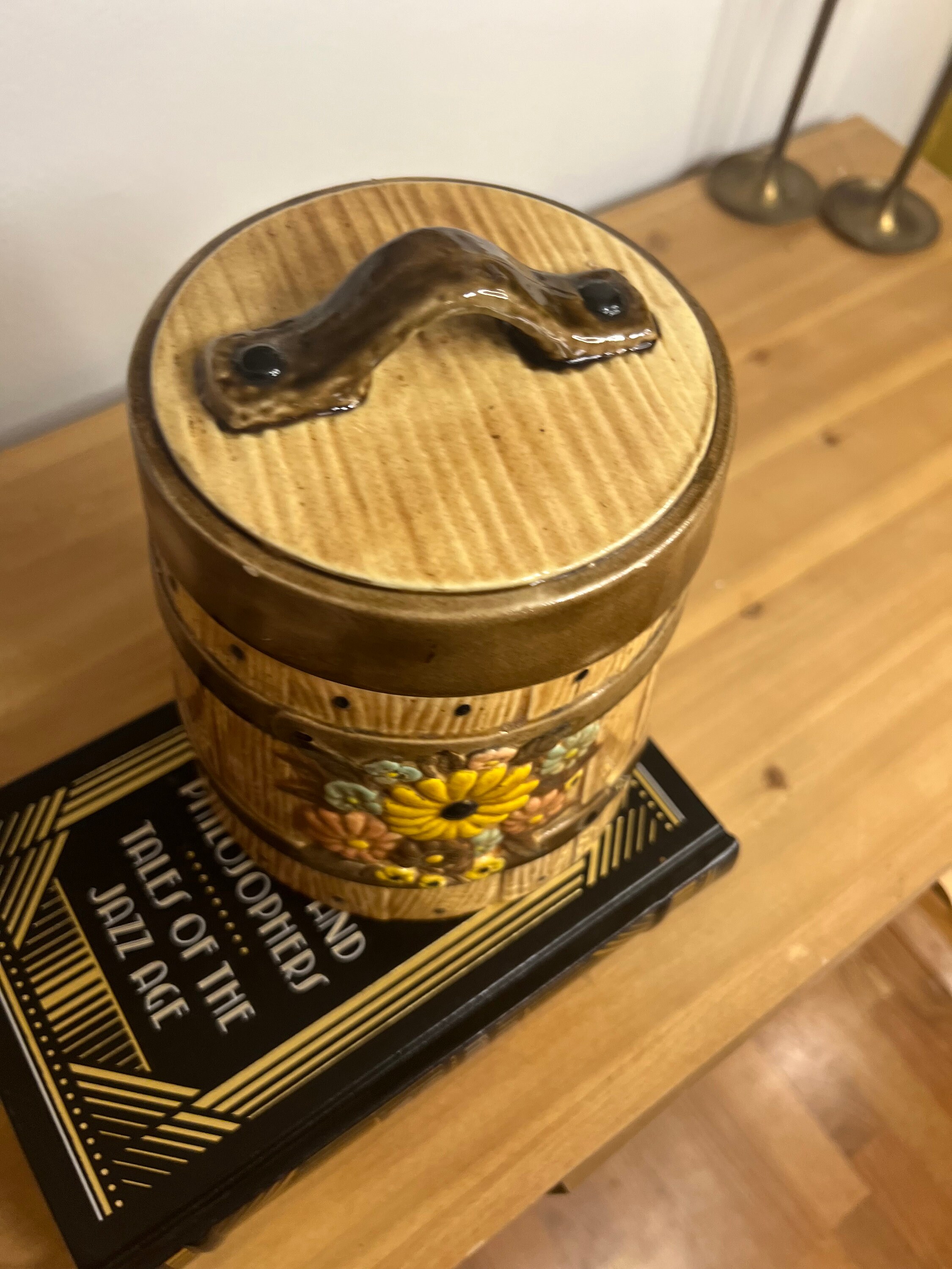 Vintage 70s Barrel Daisy Flower Canister / Cookie Jar / Hand Painted ...