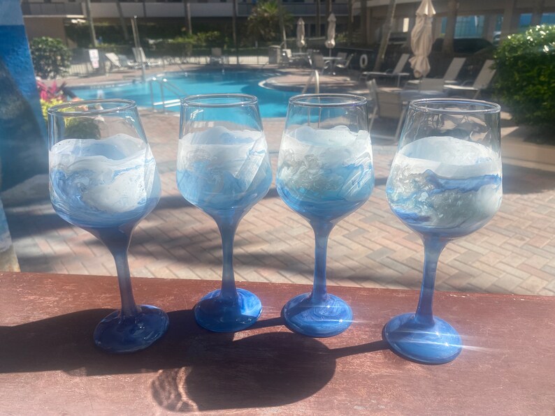 Made to Order: Resin Wave Wine Glass Set - Etsy