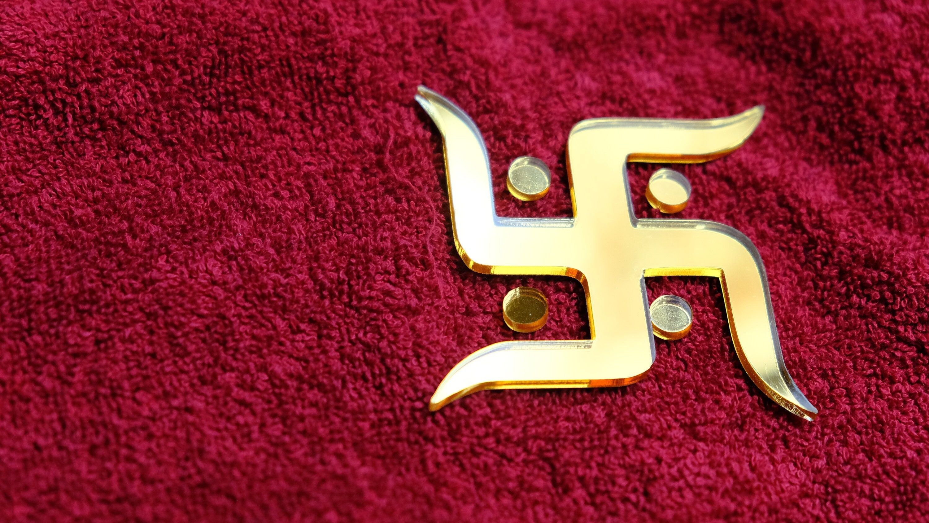 Custom Size Gold Hindu Swastik Indian for Door, 3D Gold Acrylic ...