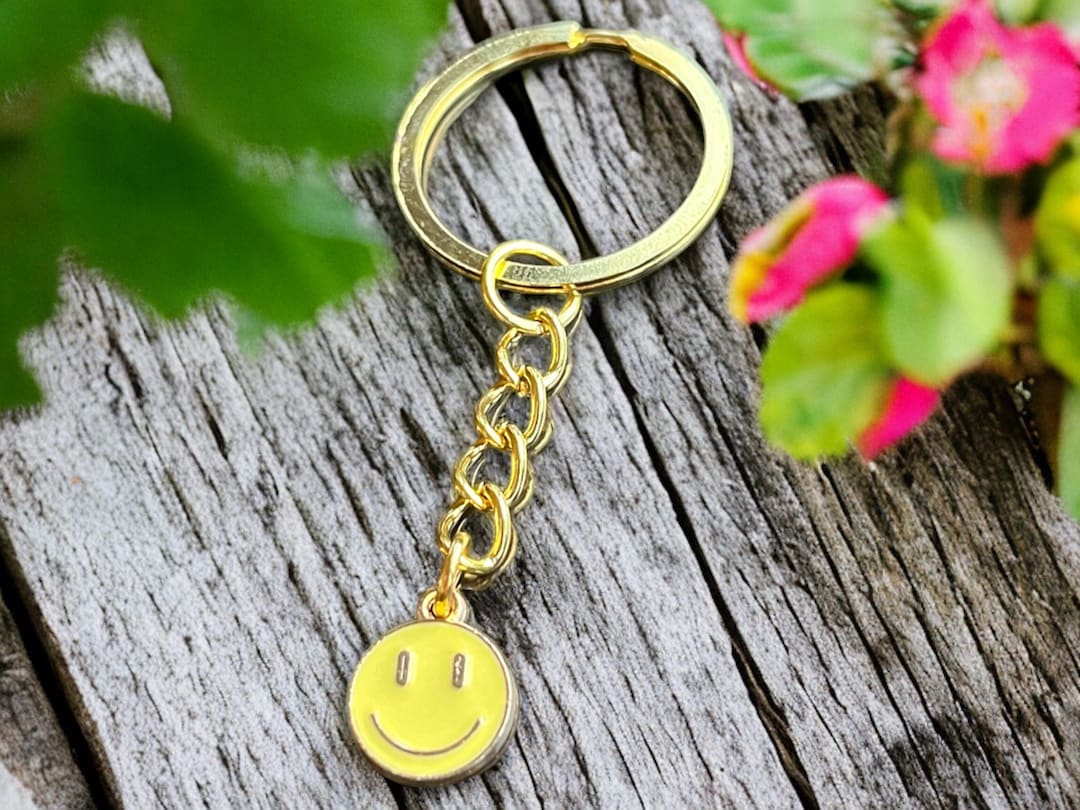 Yellow Smiley Face Keyring.happy Face Keychain, Cute Key Holder, Bag ...