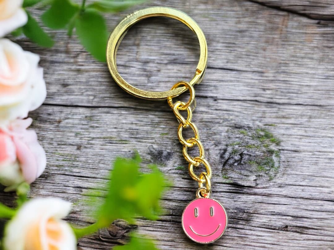 Dark Pink Smiley Face Keyring. Happy Face Keychain, Cute Key Holder ...