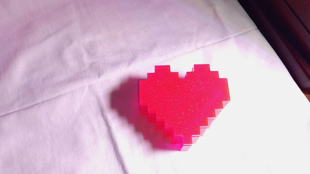 Pixel Heart Box - Etsy