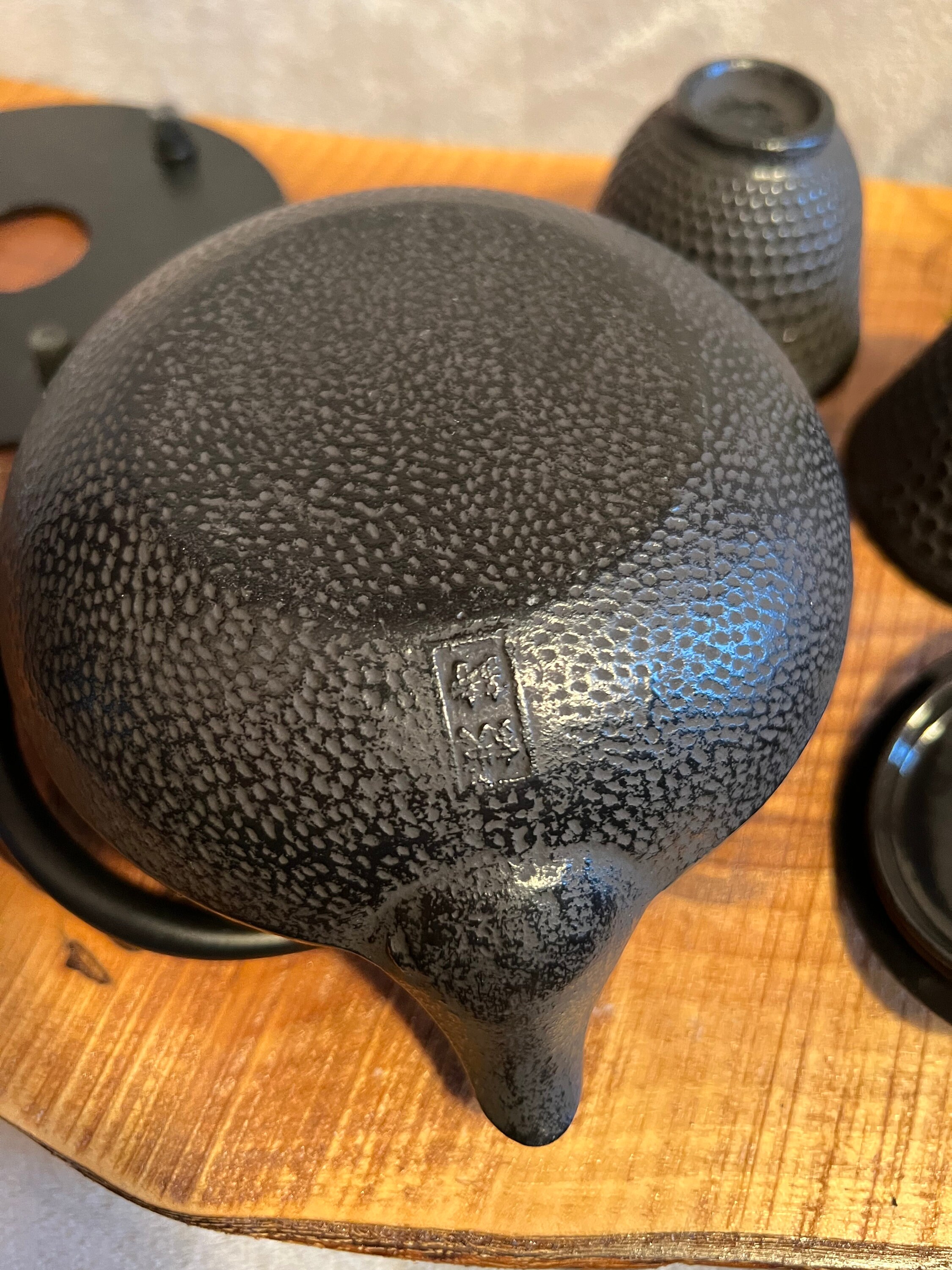 Signed Japanese Iron Nambu Teapot With Hot Plate and 2 Cups Ochoa ...
