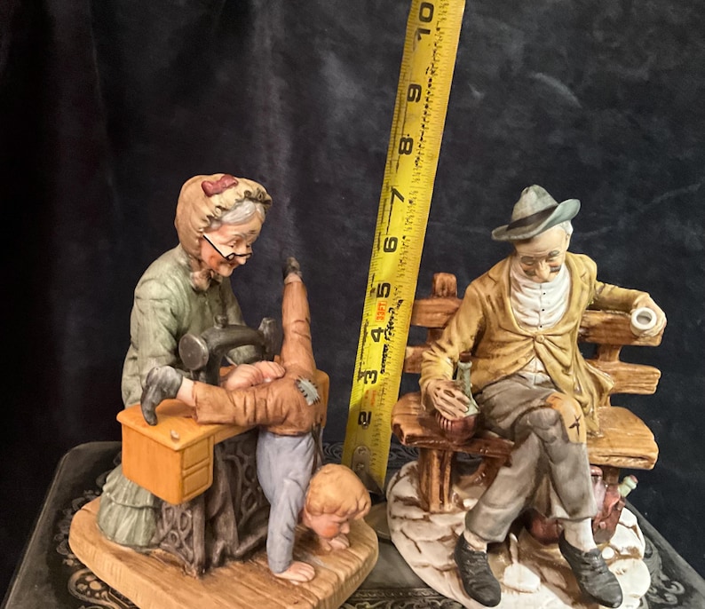 Vintage Lefton “A Stitch in Time” Figurine 5592; Napcoware Porcellane D ...