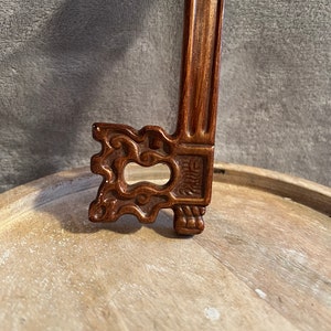 Vintage Ceramic Ornate Gold Key/hollywood Regency Style Wall Decor ...