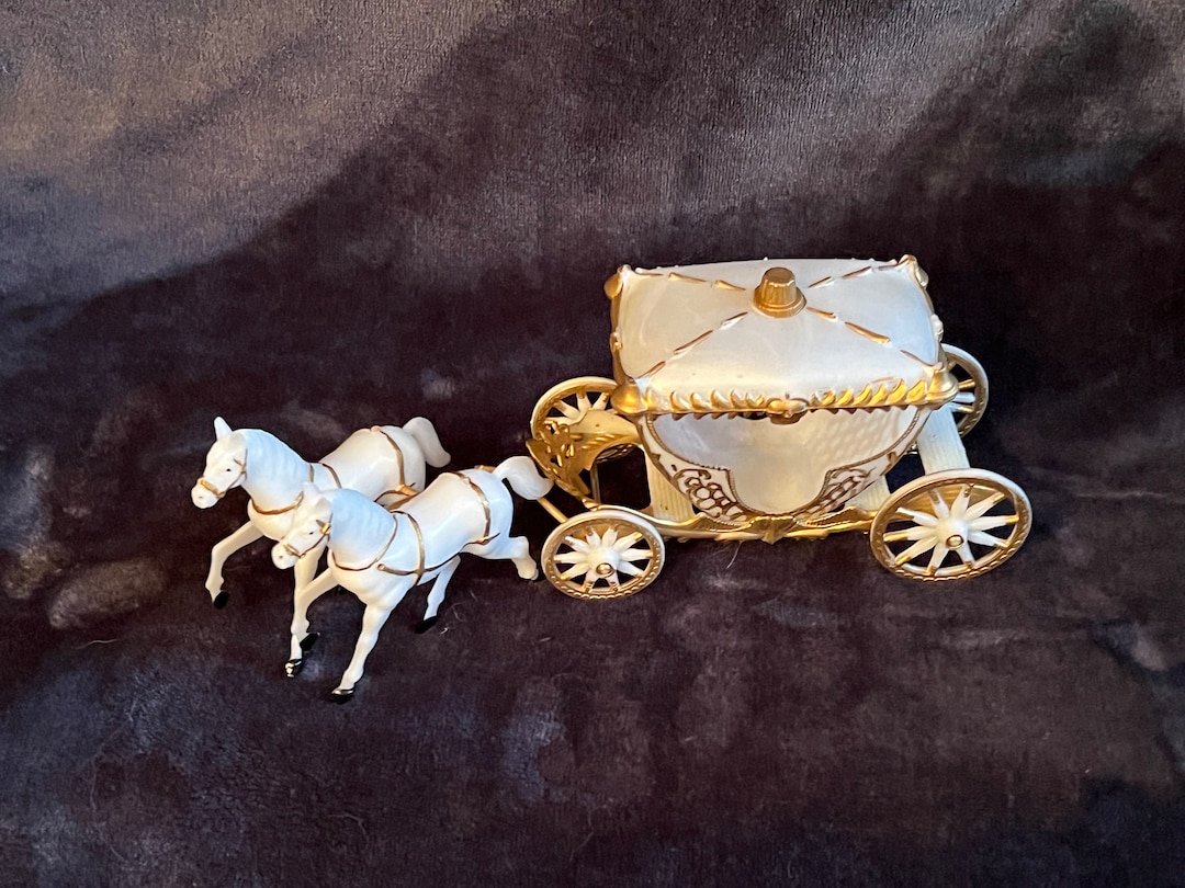 Charming Vintage Wilton Chicago Wedding Cake Topper;cinderella Horse ...