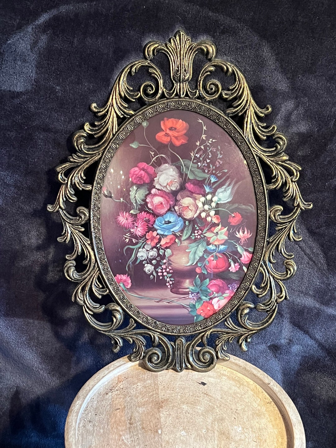 Vintage Italian Made Oval Frame, With Bubble Glass, Classic Floral ...