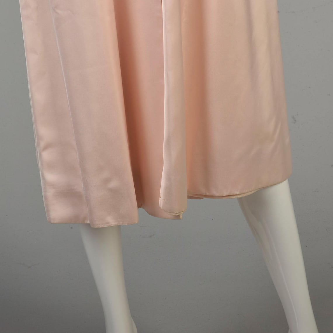 L-XL 1960s Satin Cape Baby Pink Front Tie Wide Shawl Collar Gilet ...