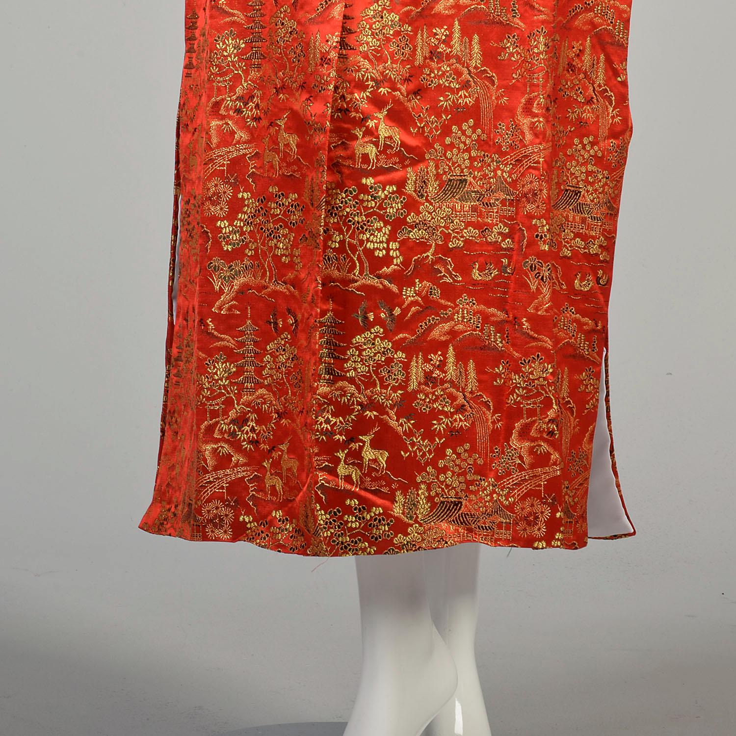 Medium Vintage 1990s Red and Gold Brocade Japanese Robe With Frog ...