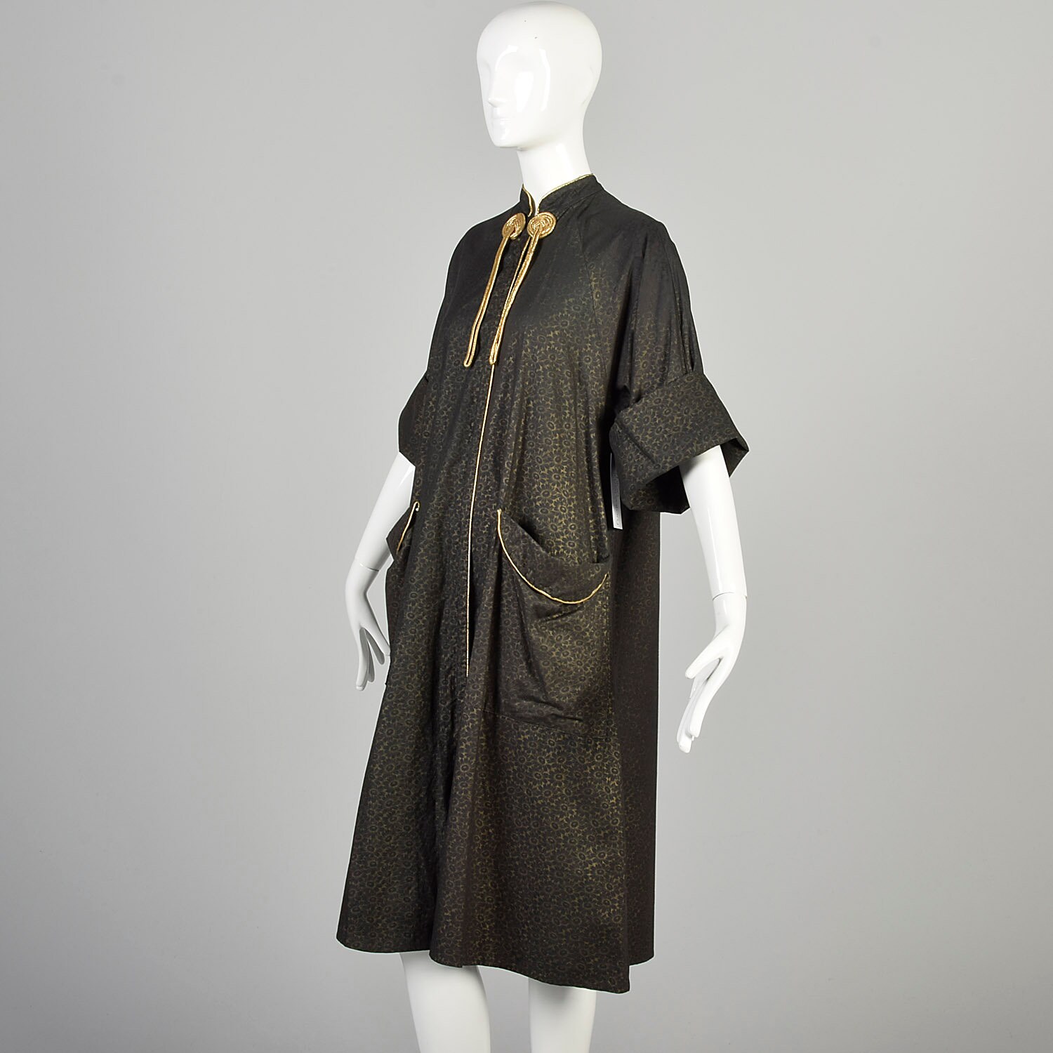 Large 1950s Black Housecoat Gold Trim Floral Print Short Sleeve Large ...