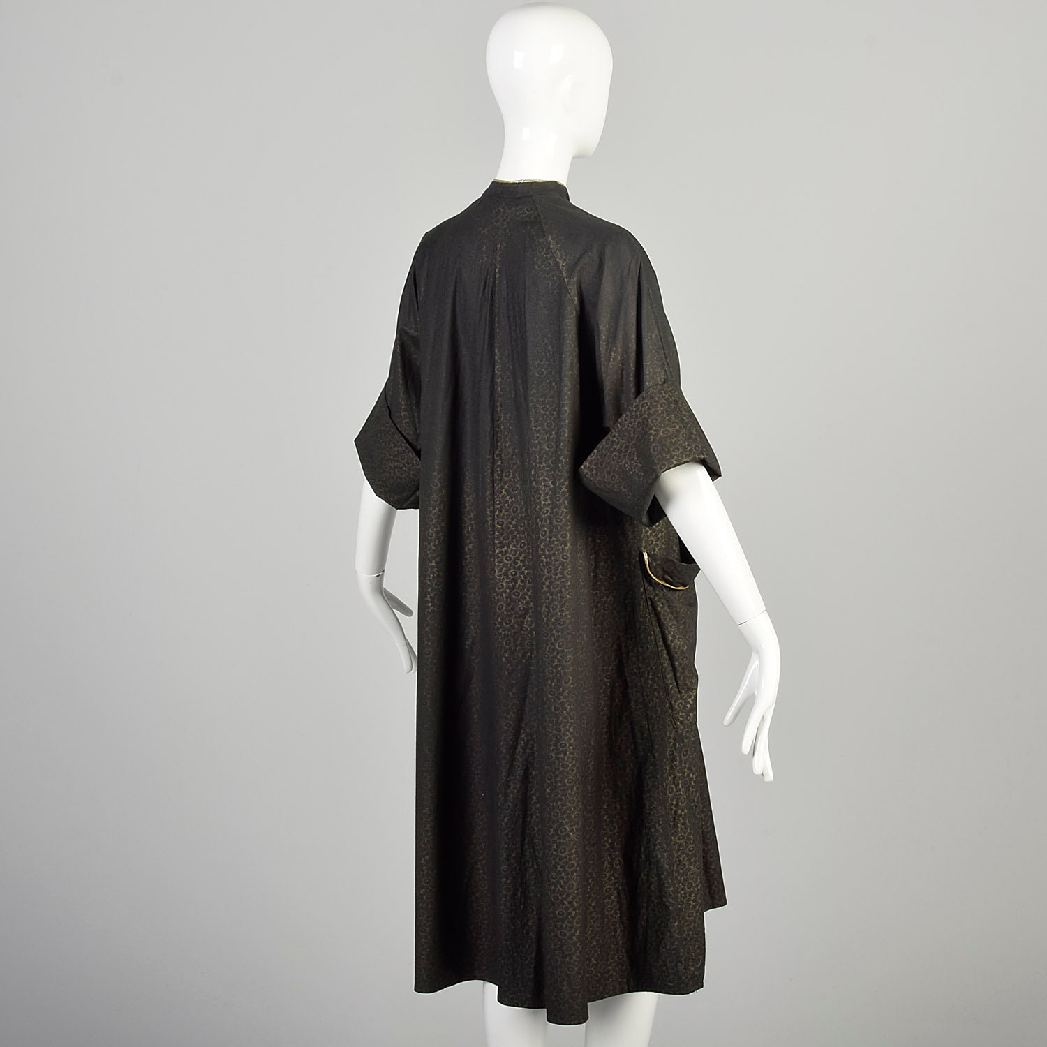 Large 1950s Black Housecoat Gold Trim Floral Print Short Sleeve Large ...