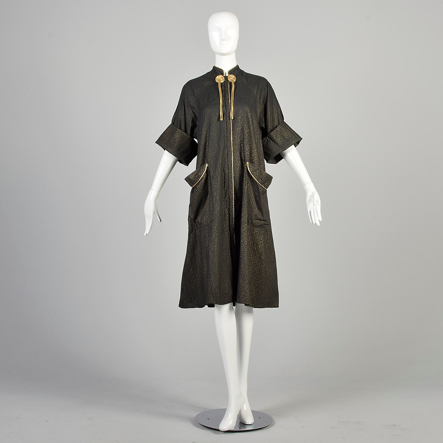 Large 1950s Black Housecoat Gold Trim Floral Print Short Sleeve Large ...