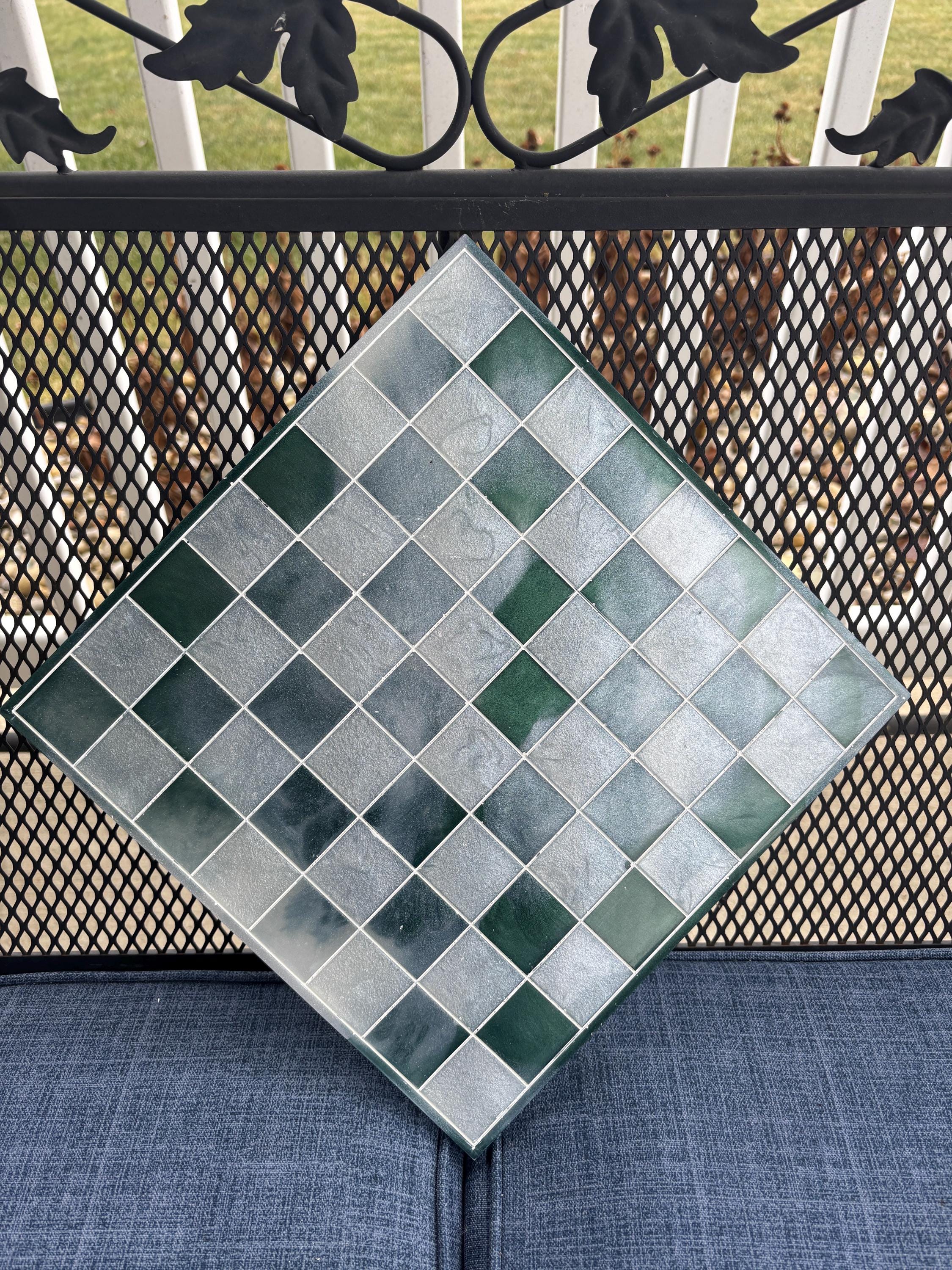 Green and White Set, Resin Chess Set, Customizable - Etsy