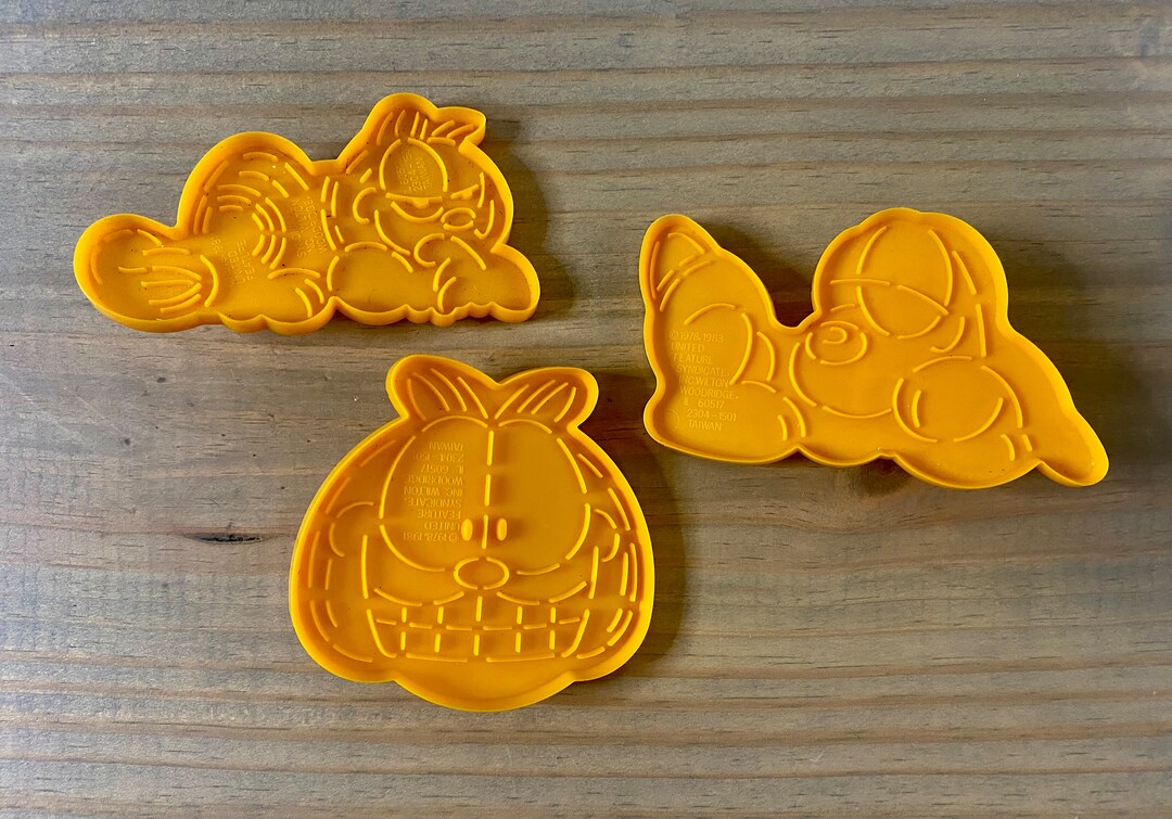 Vintage Garfield Cookie Cutter - Garfield, Odie - Wilton Co. - Etsy