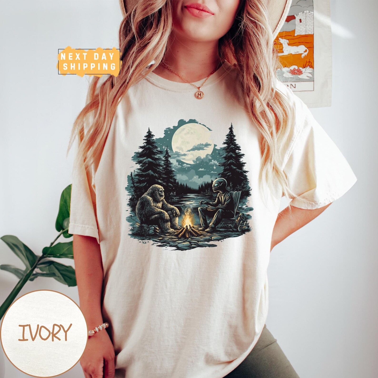 Bigfoot and Alien Campfire Comfort Colors T-shirt, Cryptid Alien ...