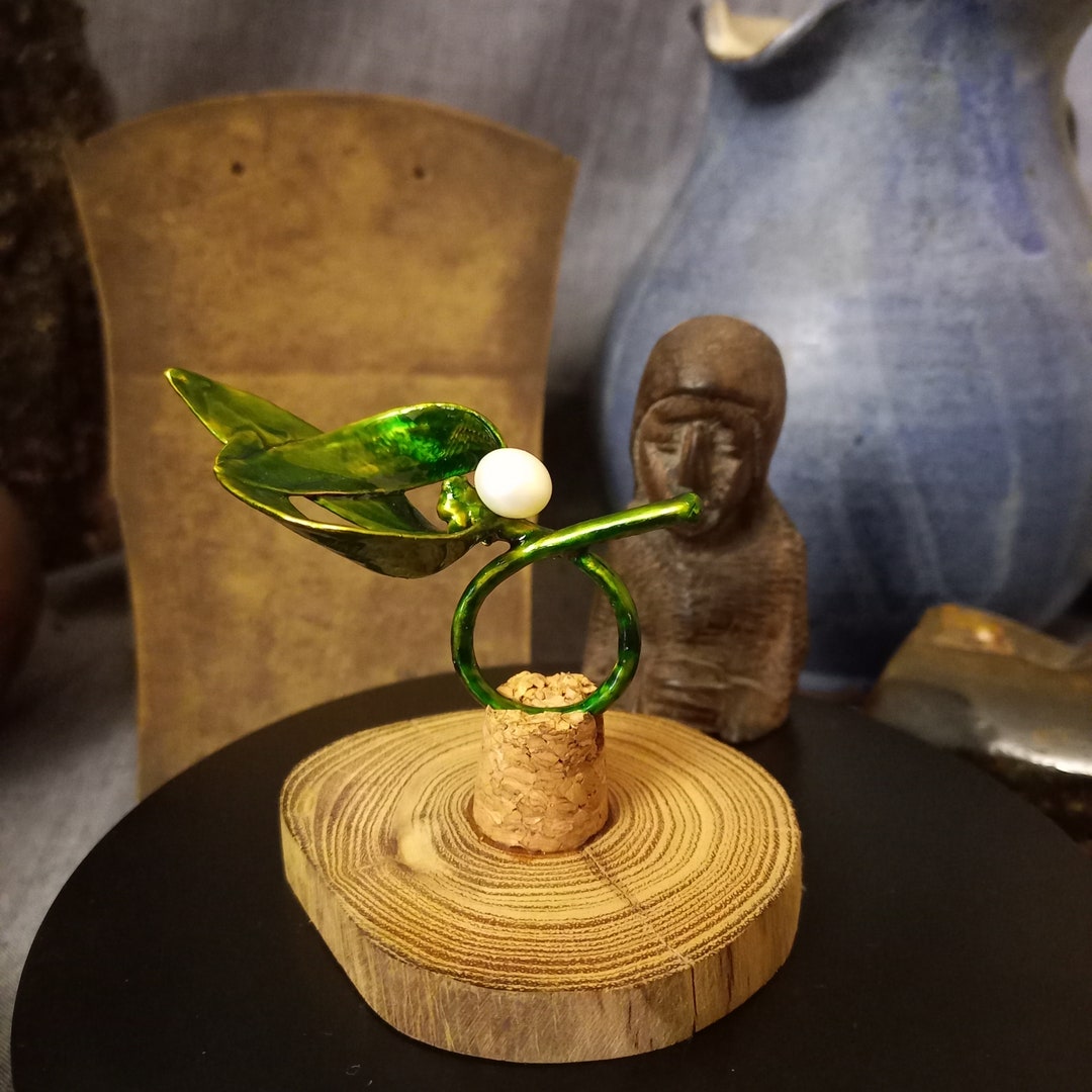 Electroformed Hand-painted Cold Enamel Mistletoe Ring With Pearl (18mm ...