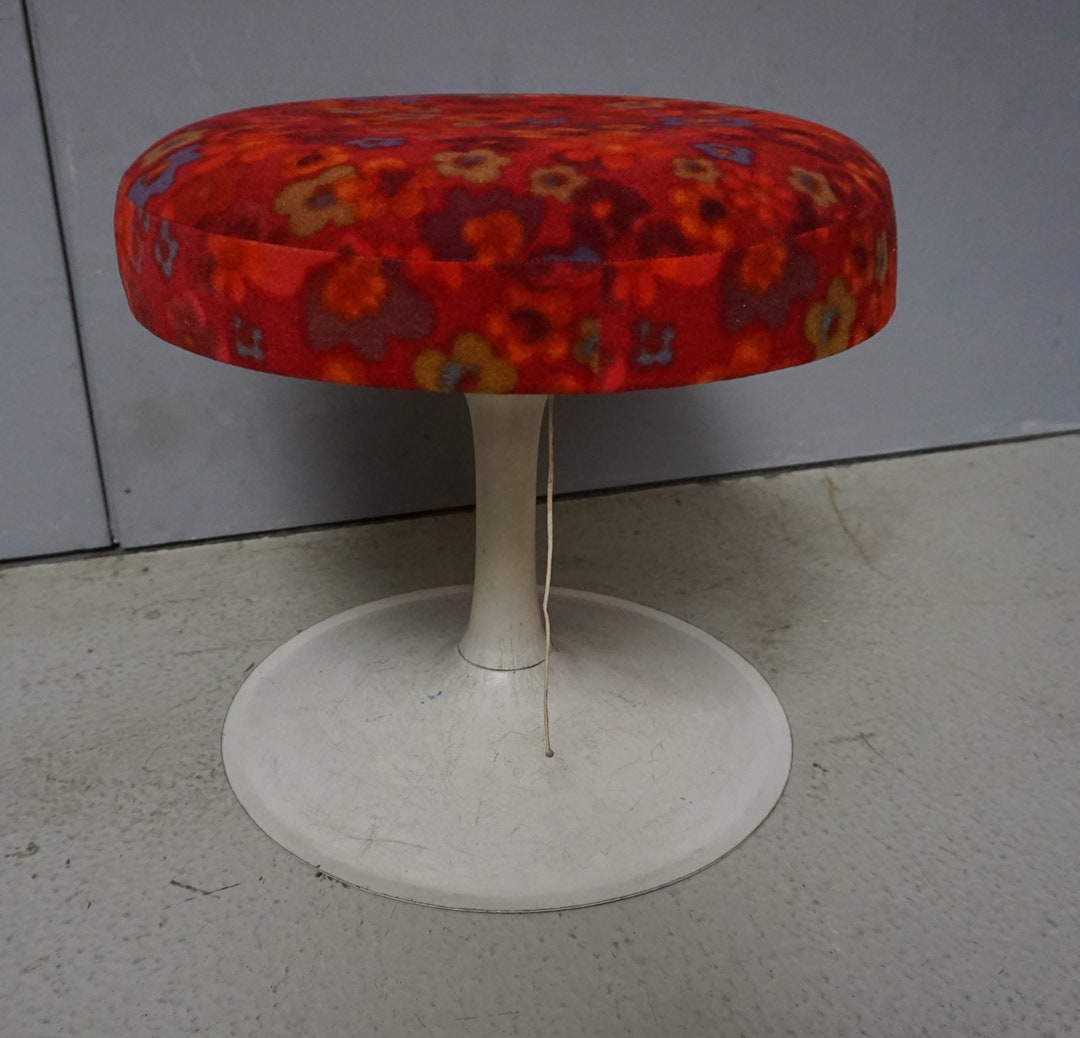 Vintage Design Stool Seat Stool Chair Tulip Form Pop Panton Era Mid ...