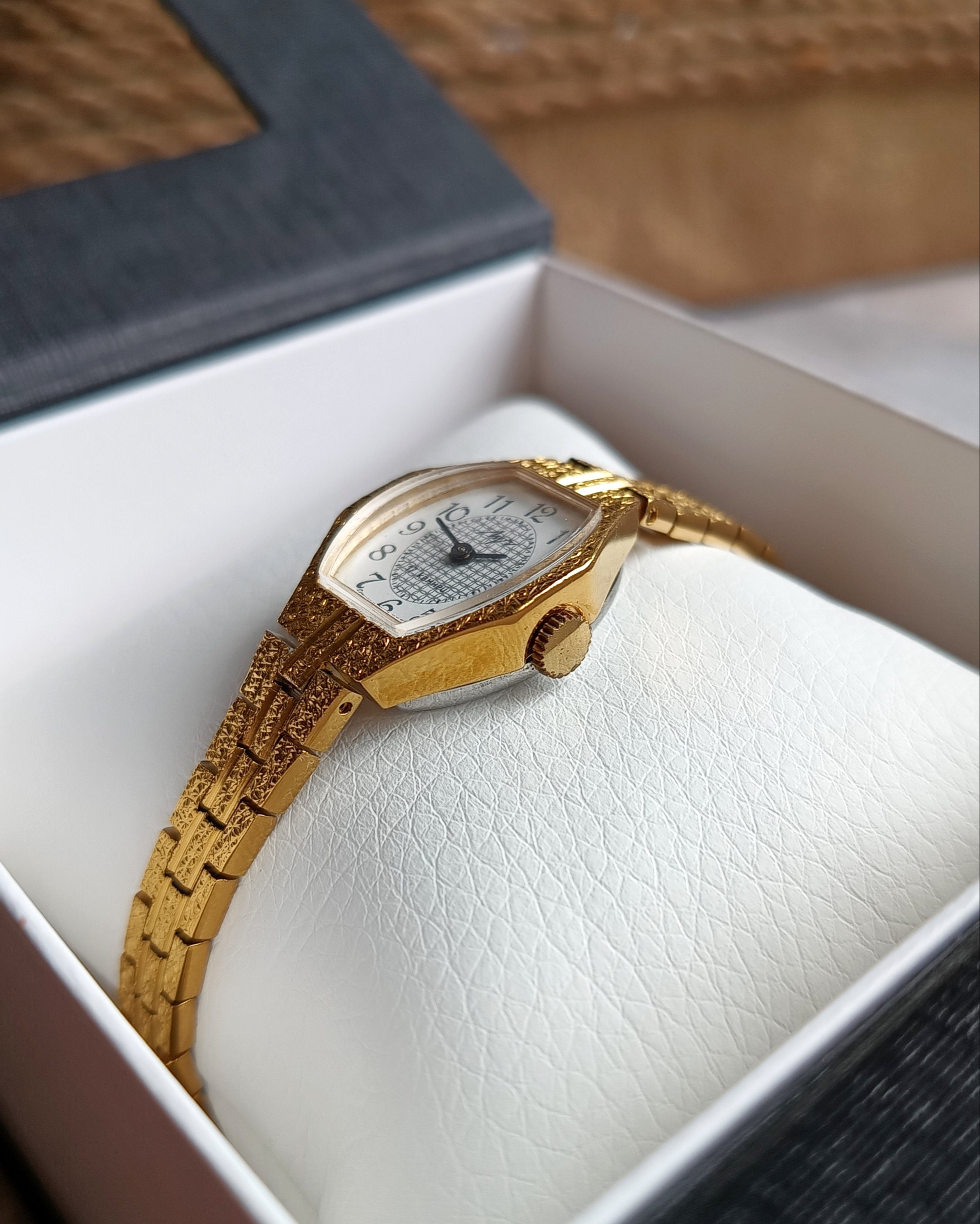 Women's Watch, Mechanical Wristwatch, Classic Gold Watch, 1990s ...