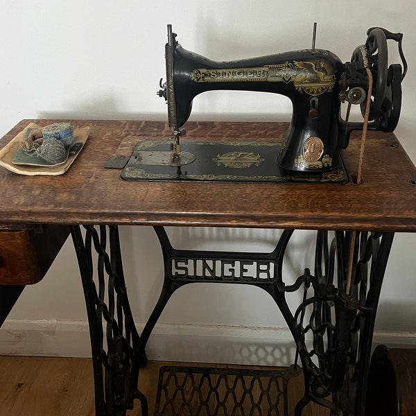 Vintage Singer Manufacturing Co. With Tools Table Singing Machine is ...