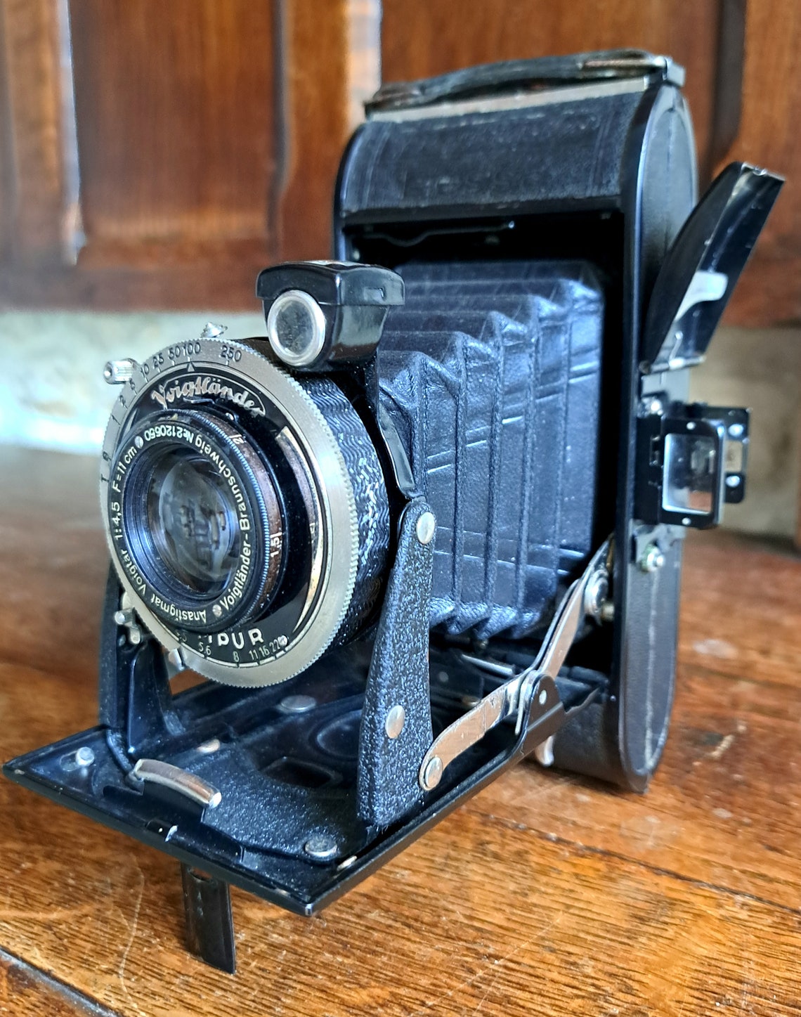 Voightlander Bessa 6x9cm Medium Format Folding Camera With Voightlander ...