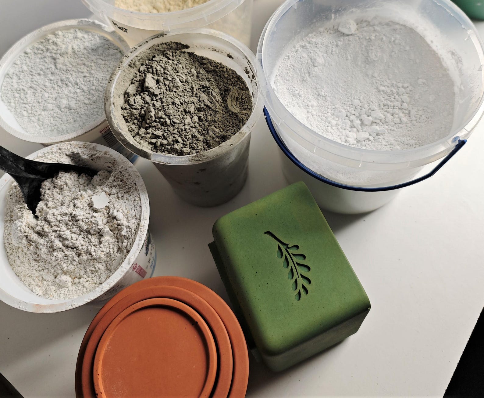 Rapid-set Concrete Mix for Mold Pouring — How to Make Course & Recipe ...