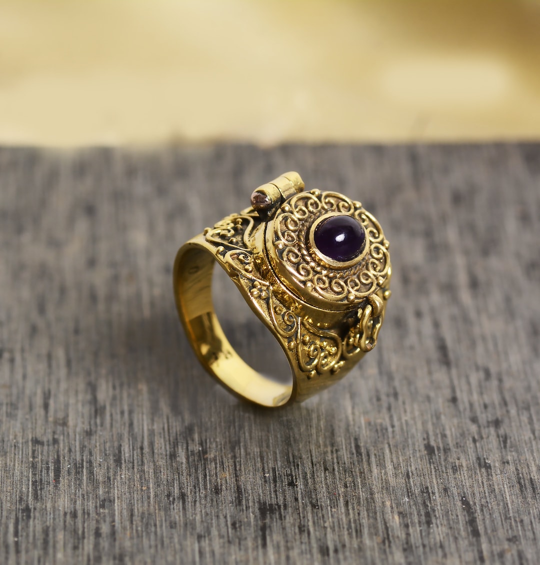 Vintage Gold Locket Ring With Secret Compartment & Amethyst Gemstone ...