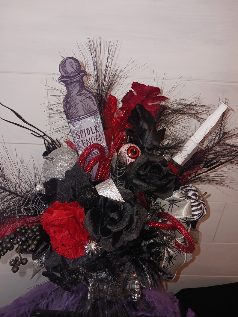SPOOKY Skull Halloween FALL Floral Centerpiece Flower Arrangement ...
