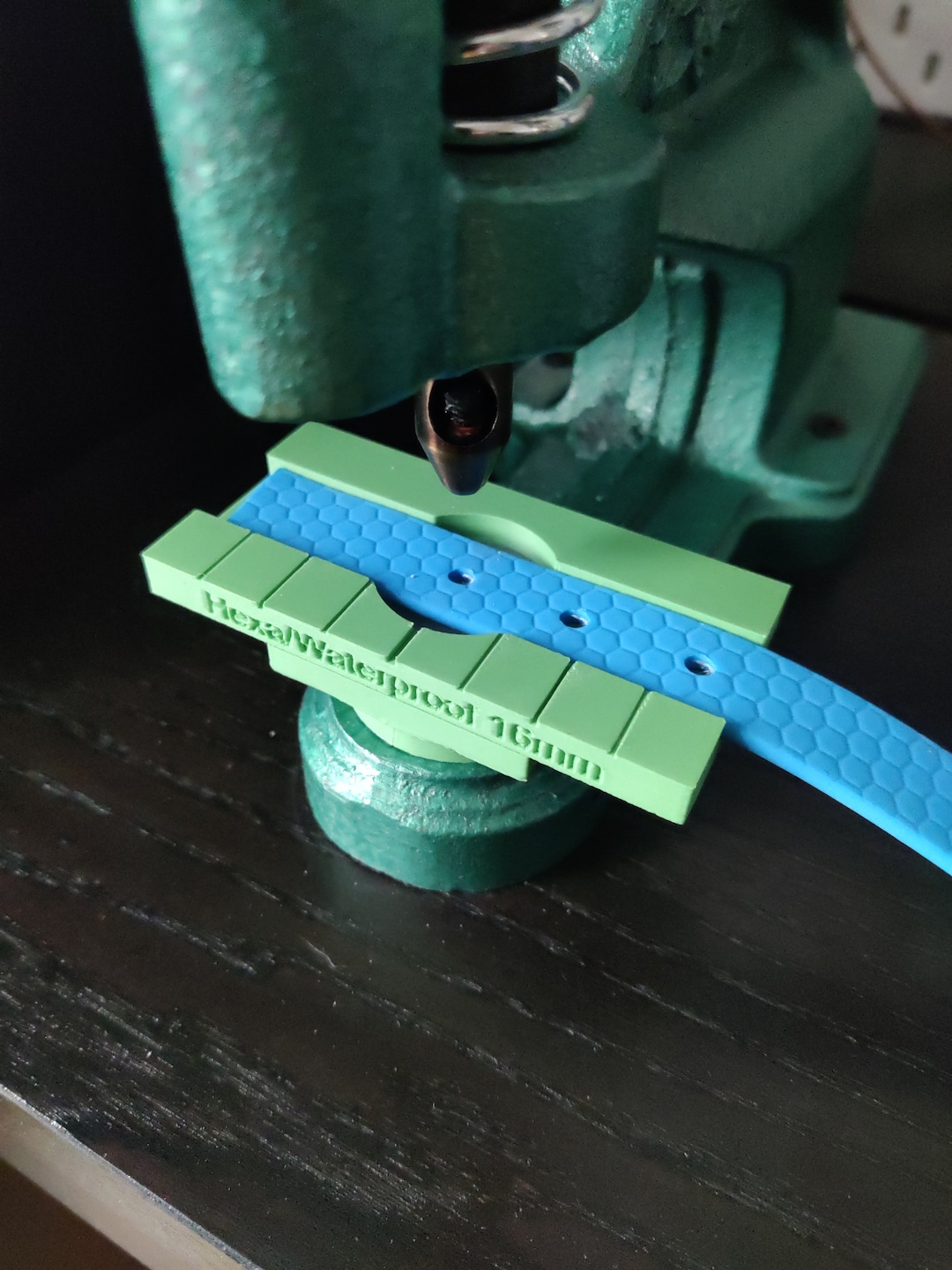 Self-centering Guide Made for Hexa/waterproof Webbing for Green Press ...