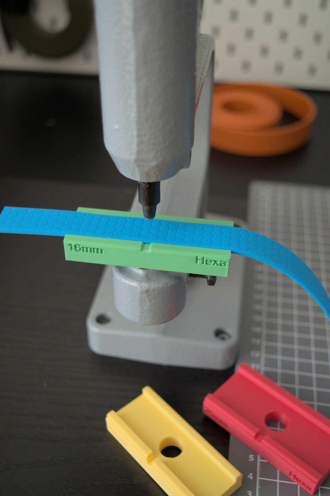 Self-centering Guides for Hexa-/waterproof-webbing for Use With Spindle ...