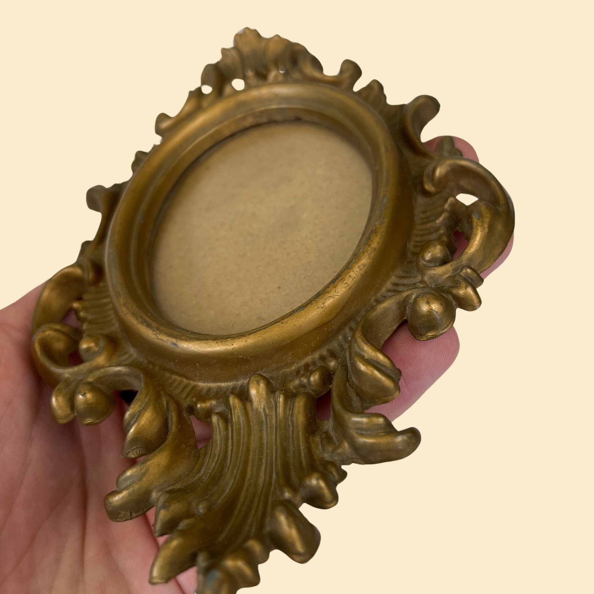 70s Gold-toned Oval Frame, Vintage Filigree Oval Wall Hanging Frame ...