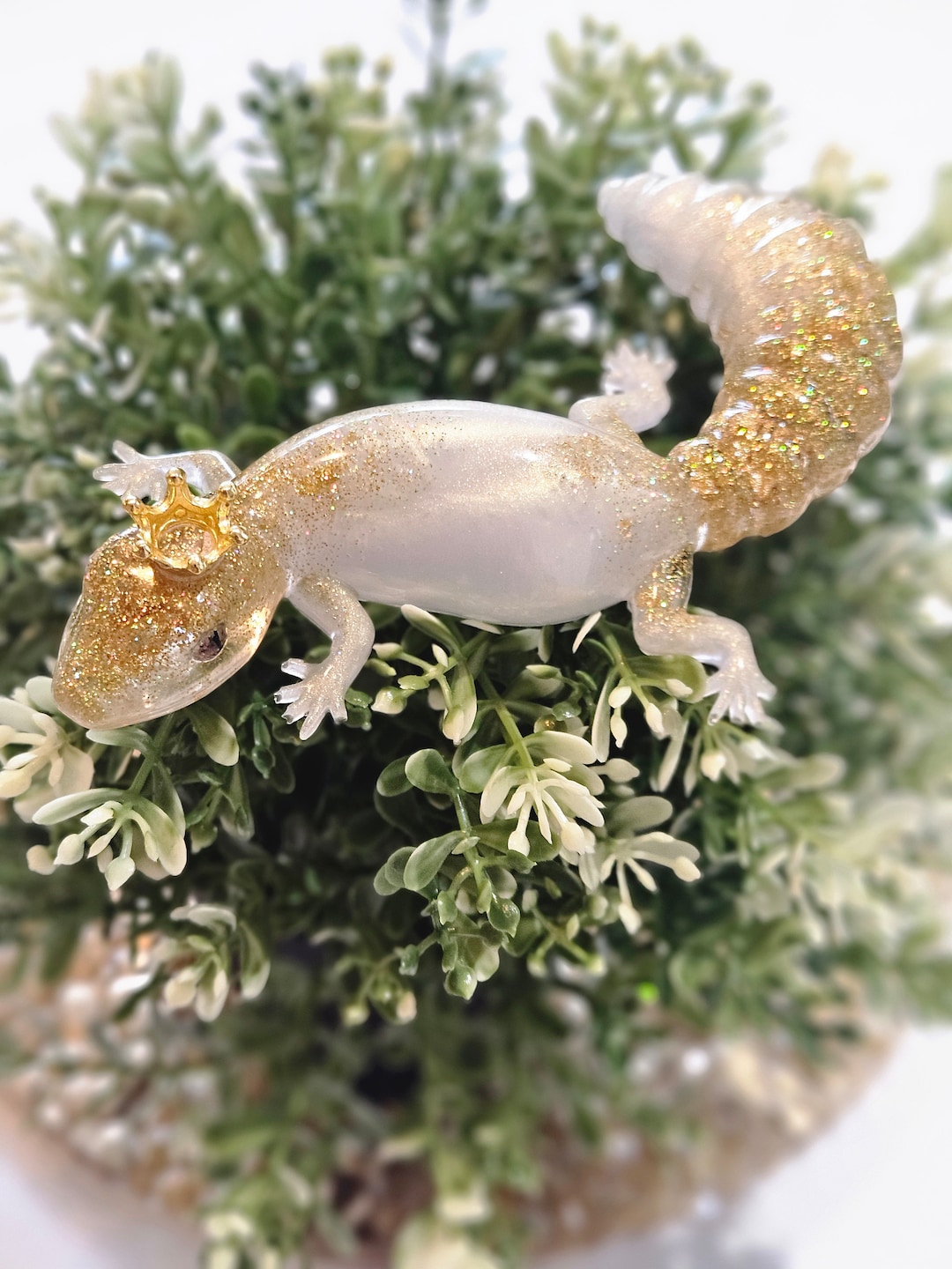 Resin Fat Tail Gecko in Pearl, Gold Foil and Glitter - Etsy