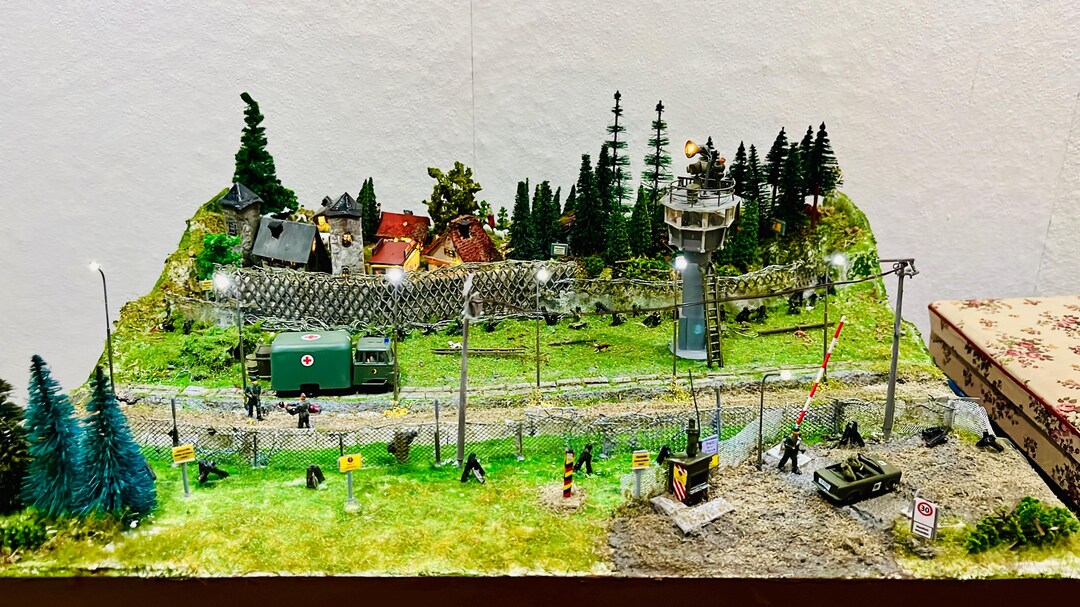 Diorama Model Building H0/1:87 GDR Border From 1967, Military ...