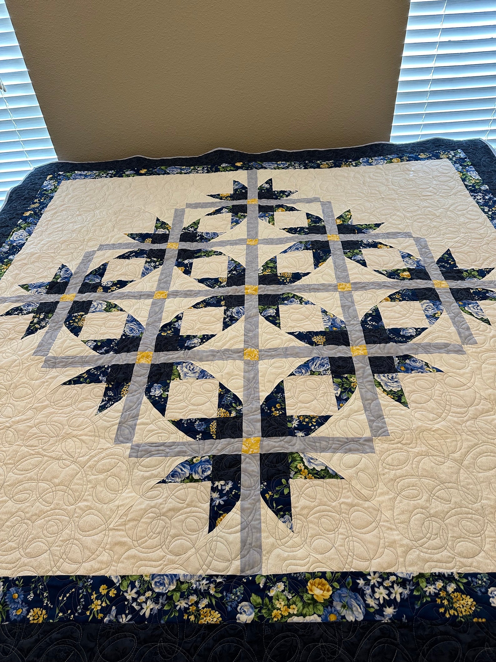 Cathedral Star Quilt - Etsy