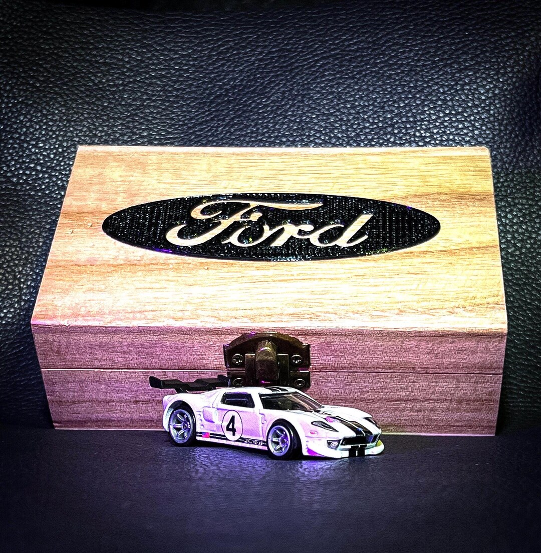 Diecast Ford GT40 Keychain: 1/64 Scale Collectible - Etsy