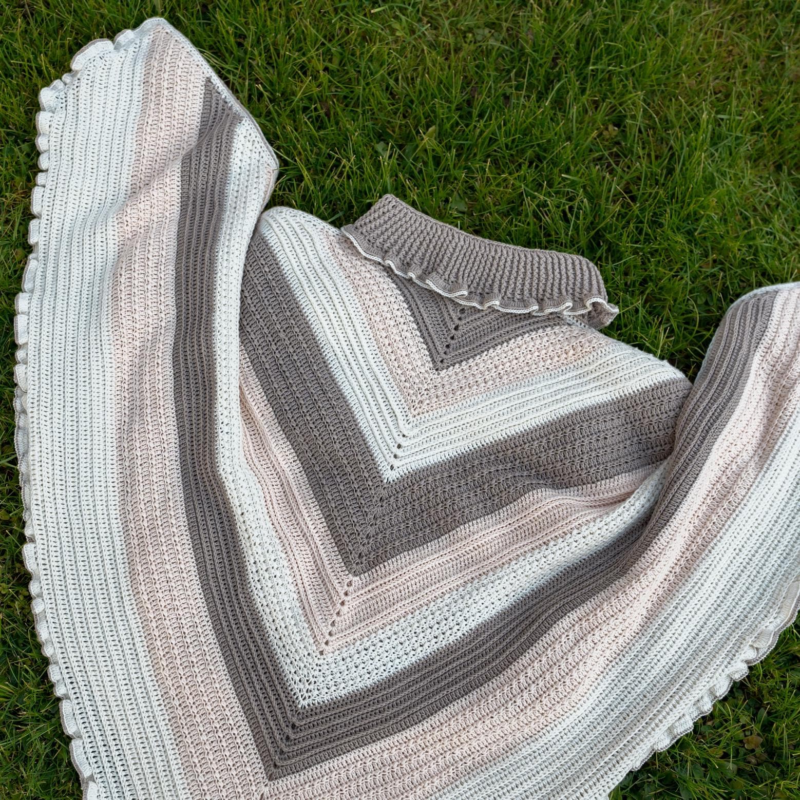 Ophelia Poncho, Crochet Pattern, Triangular Poncho, Double Faced Wrap ...