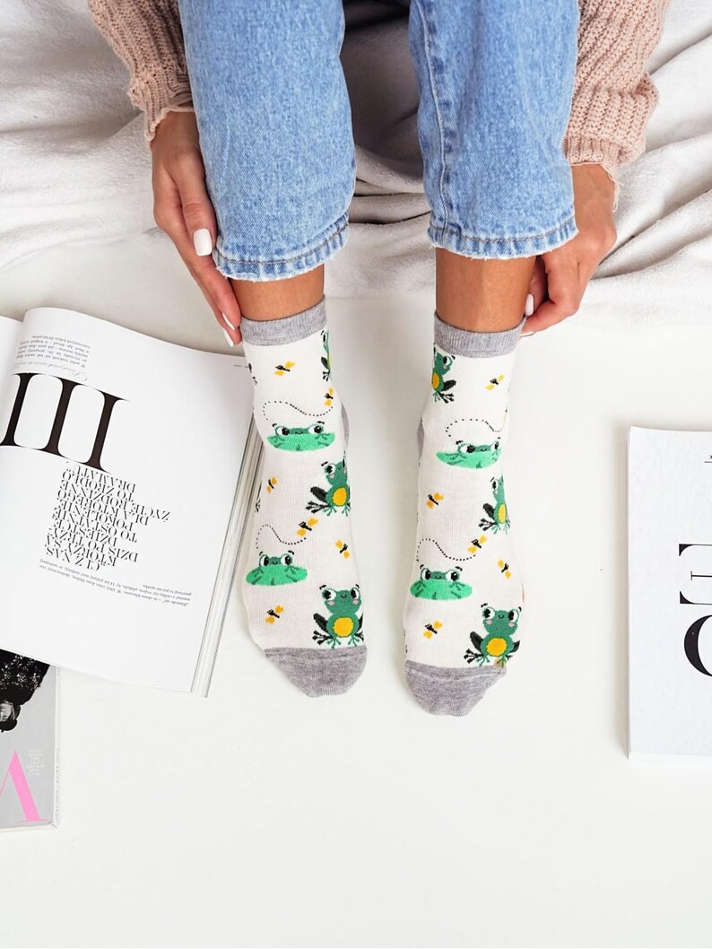 Happy Frogs Fly Frog Women Socks, Funny Socks, Cozy Socks, Men Socks ...