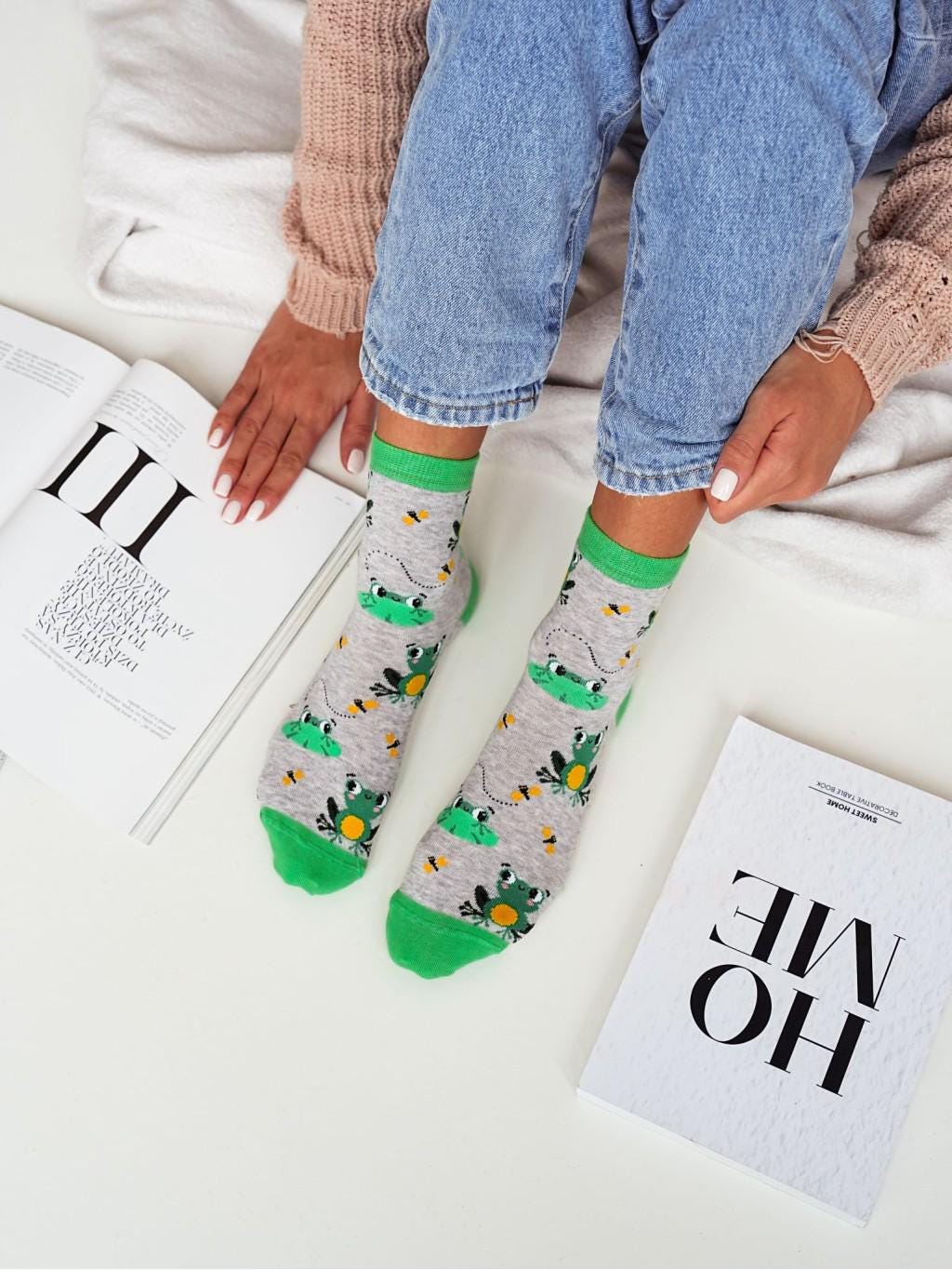 Happy Frogs Fly Frog Women Socks, Funny Socks, Cozy Socks, Men Socks ...