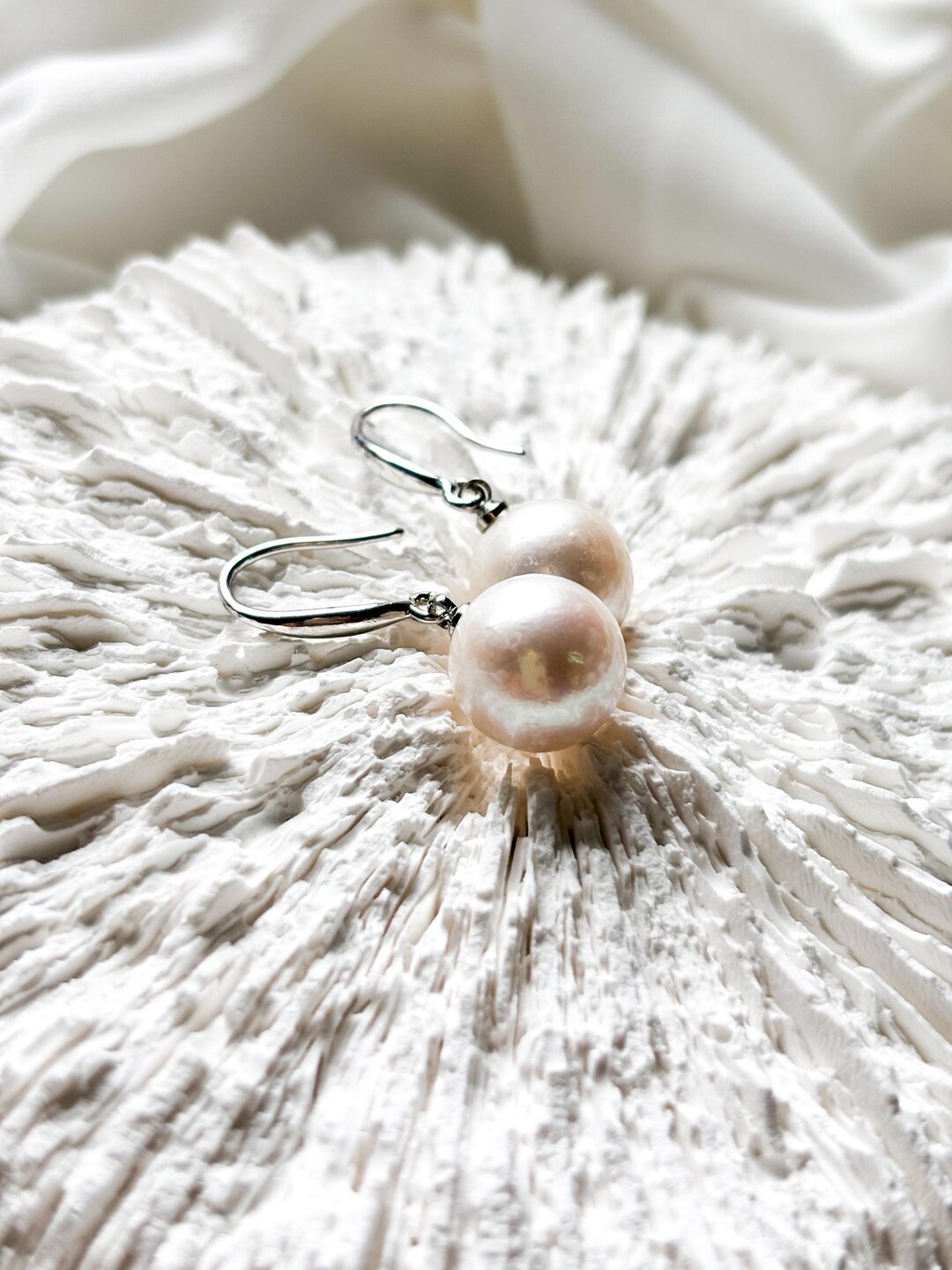 Luna Grace - 11mm White Pearl Drop Earrings - Etsy