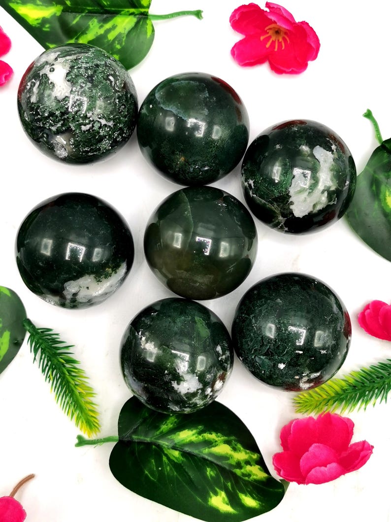 Moss Agate Stone Sphere: A Spectrum of Healing and Spiritual Growth ...